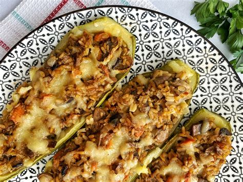 Пълнени тиквички с ориз и зеленчуци В кухнята на Весела