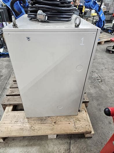 used 2011 yaskawa motoman hp20d industrial robot with dx100 controller