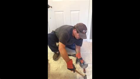 How To Remove A Loose Floor Tile Without Breaking It Viewfloor Co