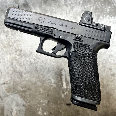 Duty Series Glock 17 Gen 5 Mos With Trijicon Rmr Level 2 Reduction Advantage Barrel Glock
