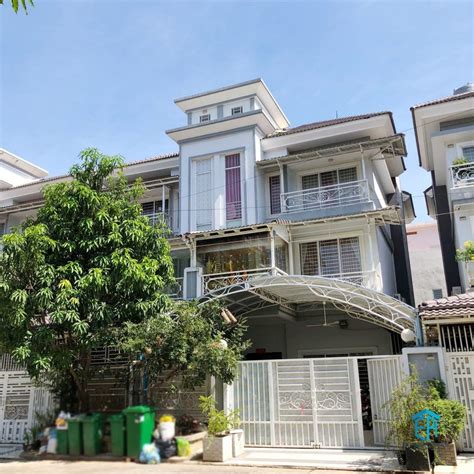 ក្រៅពីសង់លំនៅដ្ឋានរាប់ម៉ឺនខ្នងផ្ទះ អ្នកឧកញ៉ា ហុង ពីវ