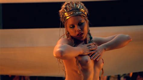 Naked Unknown In Spartacus Vengeance