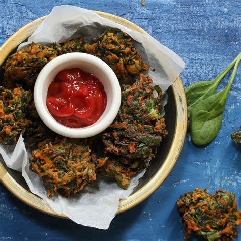 स्वादिष्ट पालक पकौड़ा की रेसिपी Palak Pakoda Recipe In Hindi