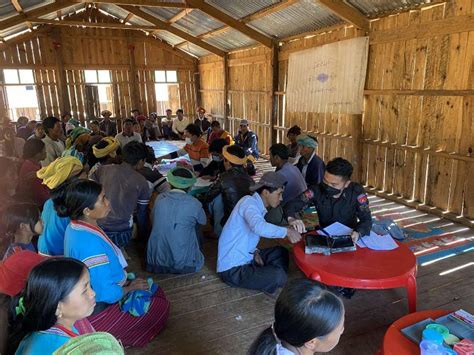 လဲချားမြို့နယ် ဖာလံကျေးရွာအုပ်စုတွင် ကျေးလက်နေ ပြည်သူများအား နိုင်ငံသားစိစစ်ရေး ကတ်ပြား ကွင်းဆင