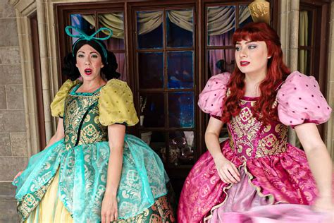 Meet Anastasia And Drizella At Disney World Cinderellas Evil Stepsisters