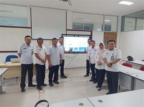 Kembangkan Sistem Tata Kelola Pemerintahan Berbasis Teknologi FIK UBL Gelar FGD Dengan