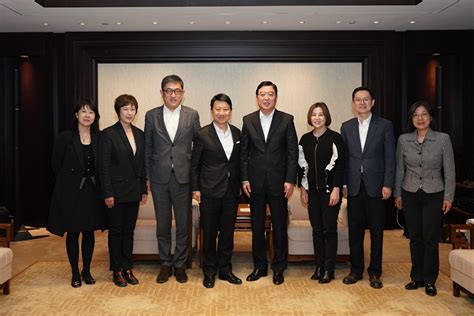 文化和旅游部副部长会见香港旅游发展局主席彭耀佳一行
