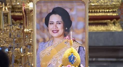 เฉลิมพระนามาภิไธย สมเด็จพระนางเจ้าสิริกิติ์ พระบรมราชินีนาถ พระบรมราชชนนีพันปีหลวง