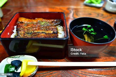 카바야키 장어는 주바코라는 일본 전통 식기 용기에 담겨 제공됩니다 0명에 대한 스톡 사진 및 기타 이미지 0명 Kabayaki Washoku Istock