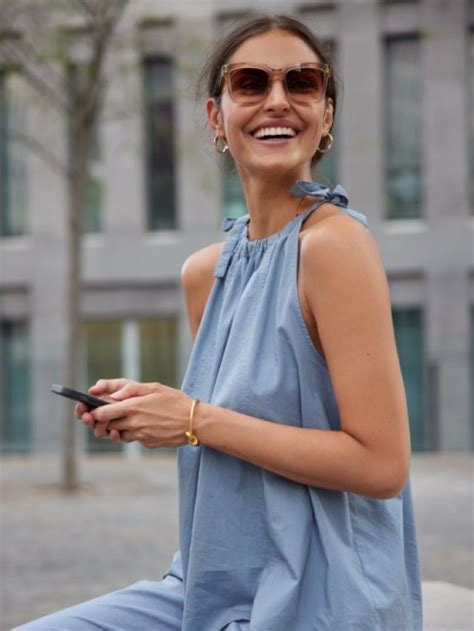 Textual Temptations 5 Sexy Texts To Keep Her Wanting More Marriage Advice Expert Marriage