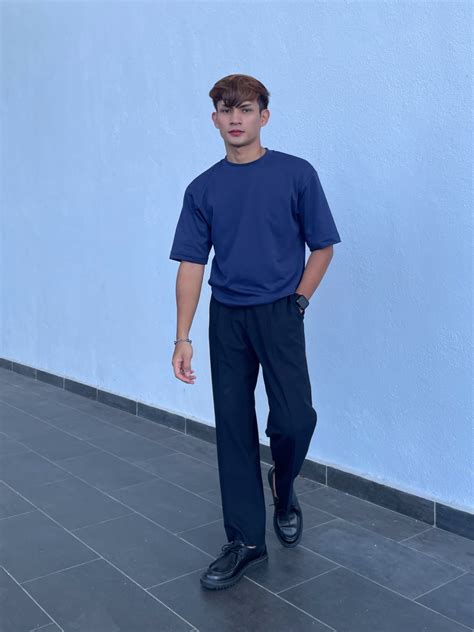 ดูไอเดียสไตล์การแต่งตัวสำหรับ「เสื้อฮู้ด ผ้าสเวต แขนยาว แบบสวมหัว、กางเกง จับจีบ ทรงกว้าง ความยาว