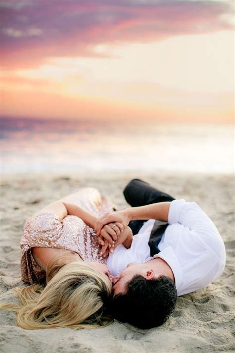 Épinglé Sur Engagement Shoot Ideas Photo Couple Photos De Fiançailles Sur La Plage Photos De