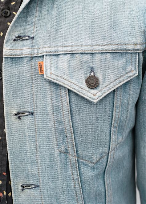 Vintage 70s Levis Type 3 Light Wash Denim Jacket Orange Tab Top