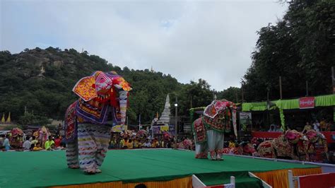 ကျောက်ဆည် ဆင်အကအလှများတင်ကြမယ်