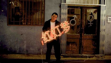 Σαμ Βούτας Ο Ελληνοαυστραλός σκηνοθέτης των Sex Shops του Πεκίνου Flix