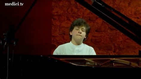 ცოტნე ზედგინიძის ბრწყინვალე შესრულება Youtube