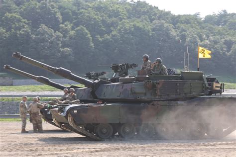 소련 잡은 전설의 듀오 러 진지 파괴” 美전차·장갑차 전투 영상 공개