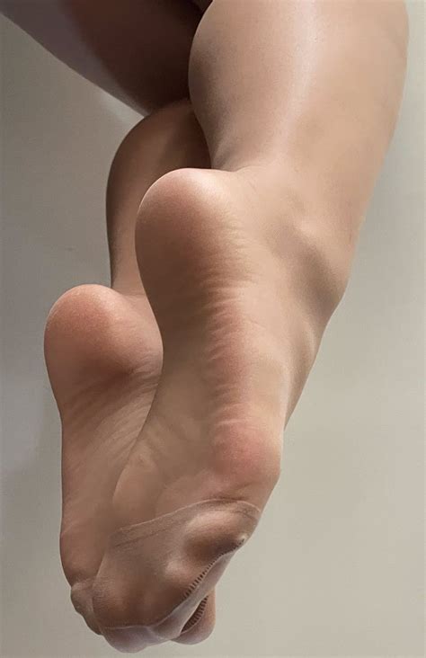 Pantyhose Feet Models On Fantasy Pantyhose
