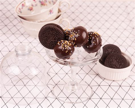 Най шоколадовите домашни бонбони с какаови бисквити Супичка пътеводител на новака в кухнята