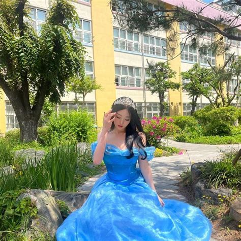 Costume Cosplay 졸업사진대여 졸업사진 졸사 졸사대여 디즈니대여 On Bunjang Global Site