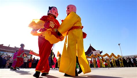张掖甘州：龙腾狮跃庆新年