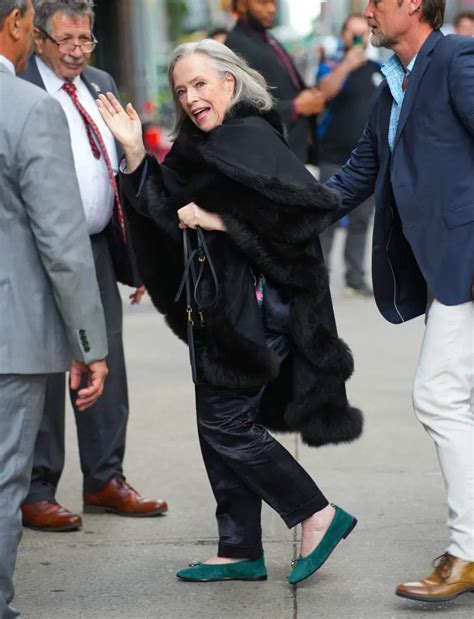Kathy Bates Weight Loss Detailed Diet Plan And Workout Routine
