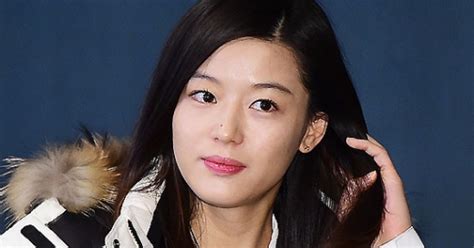 임신 6개월 전지현 공식행사 속 모습보니