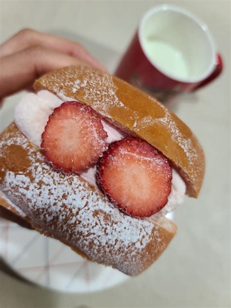 파리바게트 빵 베리굿 딸기 페어 메뉴 생딸기우유샌드 맘모스 네이버 블로그