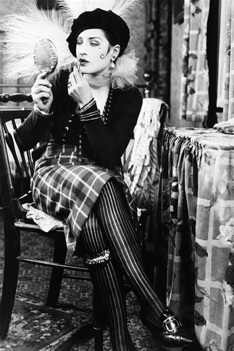 25 Glamorous Makeup Photos Of Young Beauties In The 1920s ~ Vintage