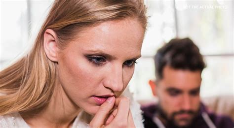 En Mamma F Rbjuder Sl Kt Och V Nner Att K Pa Presenter Till Hennes Dotter Och Ber Ist Llet Om