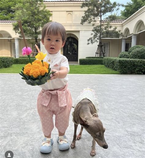 ส่องแฟชั่น “ลูกดารา” สวมชุดไทยต้อนรับวันลอยกระทงสุดว้าว