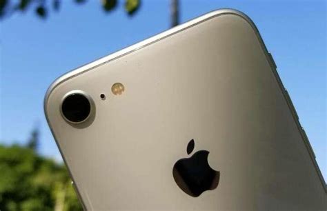 Iphone8迫於壓力一夜跌至「白菜價」，依舊賣不動，都在等iphonex 每日頭條
