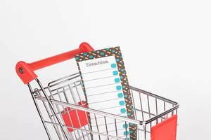 Shopping Basket On A Laptop With Sale Text Creative Commons Bilder
