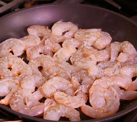 Easy To Make Creamy And Cheesy Garlic Shrimp Dip Diy Joy