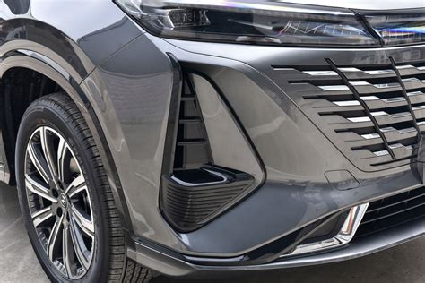 【长安cs75plus第三代 1 5t 尊贵型外观细节图片 汽车图片大全】 易车