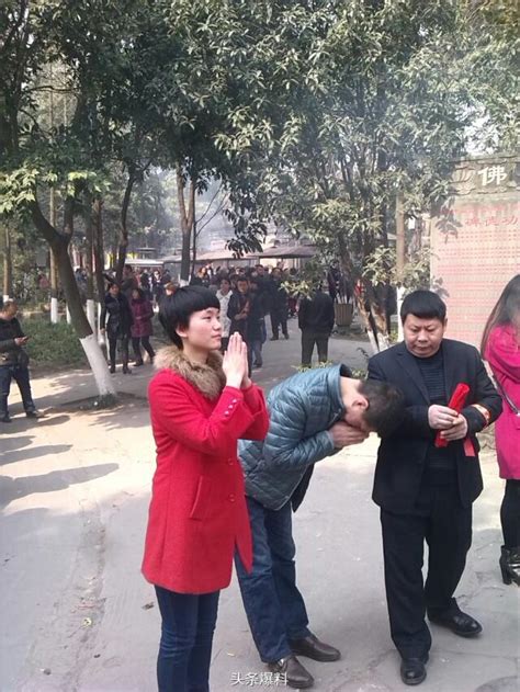大年初一成都昭覺寺祈福人潮湧動 每日頭條