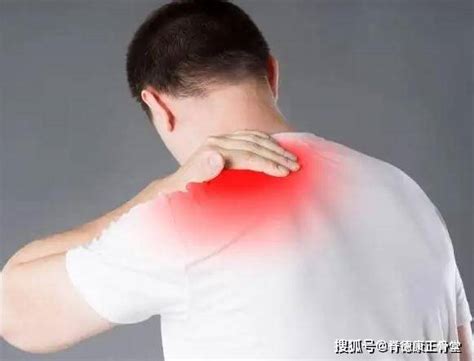 后背酸痛乏力感觉疲惫是怎么回事后背痛并不是一件小事 背部 颈椎 肌肉