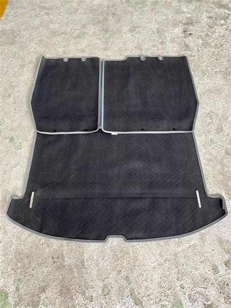 Switch On แผ่นรองปูท้ายรถ Z11 Cube3 สภาพนางฟ้า ไม่มีรอย