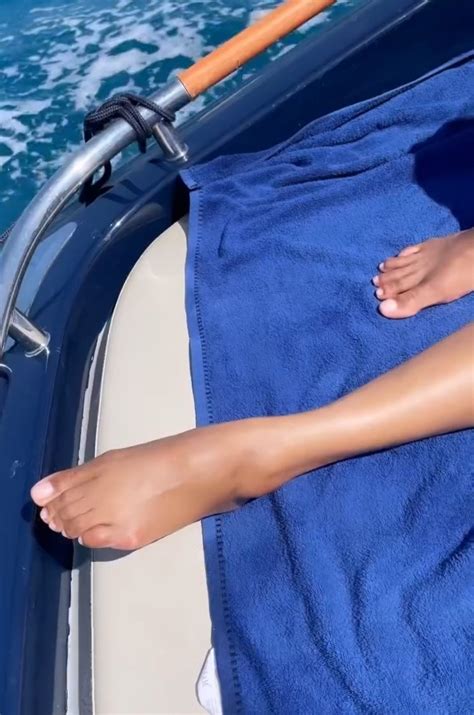 Zoe Saldanas Feet