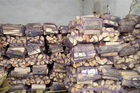 Дрова сухие в сетках купить с доставкой по СПб и Лен. области