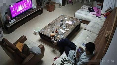 15岁男孩“手淫”被父母发现，卧室安装摄像头，律师：完全正常 搜狐大视野 搜狐新闻