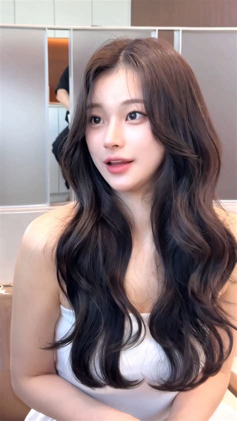 강남미용실 모어온 강남점 윤결 긴머리펌 그레이스펌 긴머리웨이브 ️𝘭𝘢𝘺𝘦𝘳𝘦𝘥 𝘤𝘶𝘵 모어온윤결 날리지 않는 자연스러운 레이어드 위에 한올한 디테일을 살린 긴머리