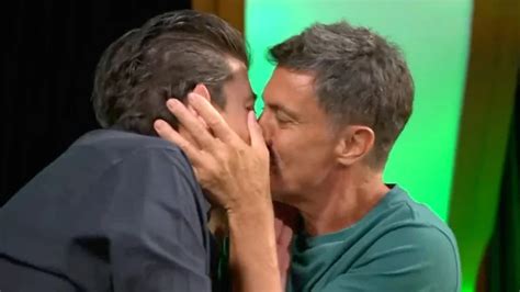 El Momento Que El Burro Van Rankin Besó A Juan Carlos Gabriel De Anda En La Boca Infobae