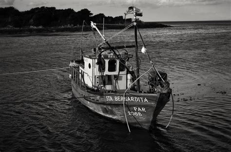 배경 화면 물 검정색과 흰색 보트 흑백 사진 사진술 선박 단색화 하늘 Water Transportation