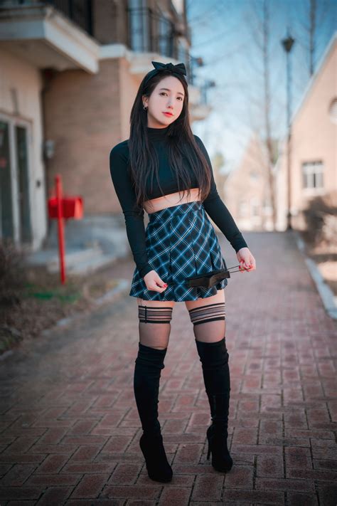 Son Yeeun 손예은 DJAWA Early Spring Walk in March Vol 2 S Ver Set 01