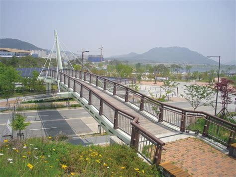 행정중심복합도시 블루그린 네트워크 조성공사 중 보행육교 토목부문 한우물중공업주