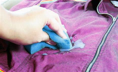 Как убрать смолу с одежды 5 способов самостоятельного выведения