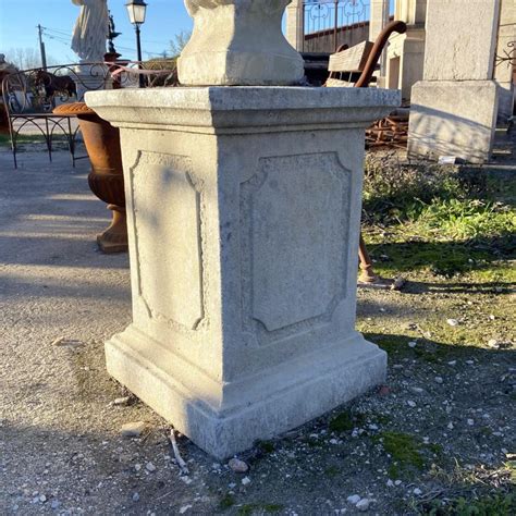 Socles En Pierre Et Ferronnerie Pour Statues