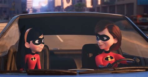 Cosplayers Reúnen A Elastigirl Y Violeta De Los Increíbles