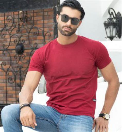 تیشرت ساده قواره اندامی بوتیک دارنو